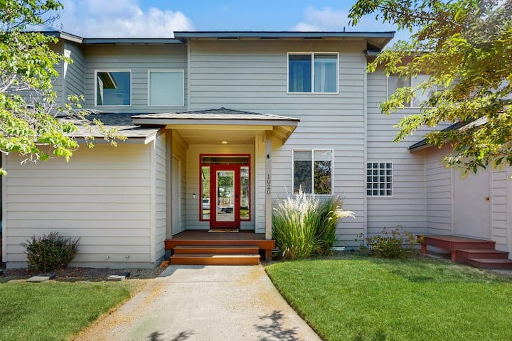 2br Home W/ Eagle Crest Passes & View Of First Tee - Eagle Crest