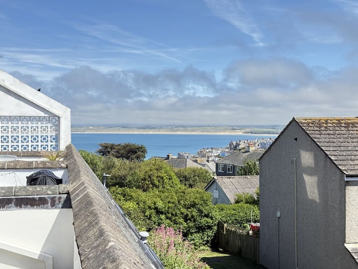 5 Ayr Court – Sea-view Balcony Flat With Parking - 聖艾夫斯