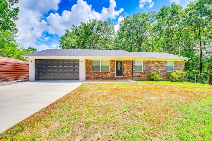 6 Mi To Dtwn: Hot Springs Abode W/ Yard! - Hot Springs