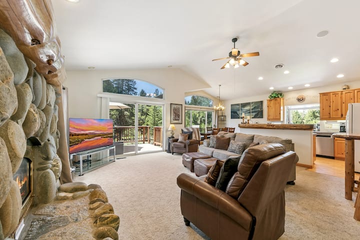 Paradise In The Pines: Hot Tub, Bbq, Pet Friendly - South Lake Tahoe, CA