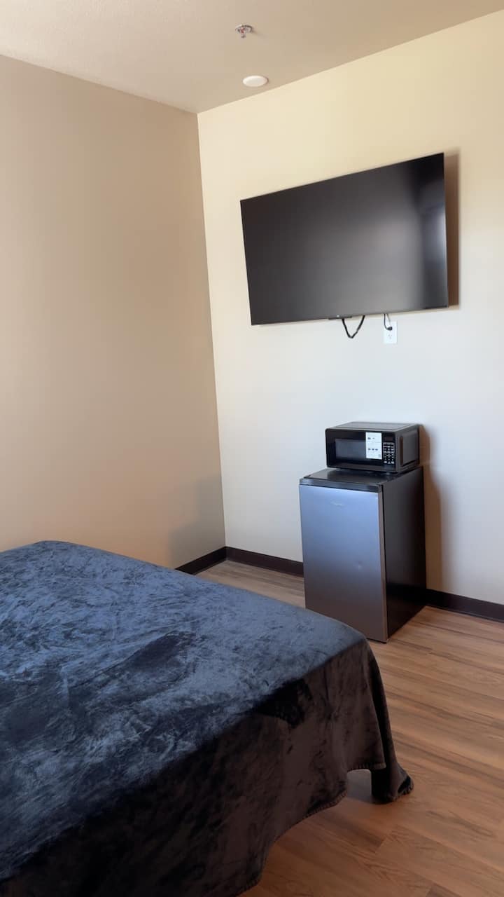 Newly Remodeled! - A10 - Queen And Bunk Bed (2 Ful - Water Park, Mattoon