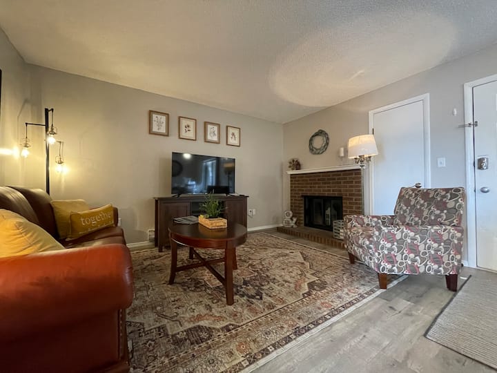 Campus West Nest | King Bed + Walk To Csu - Fort Collins, CO