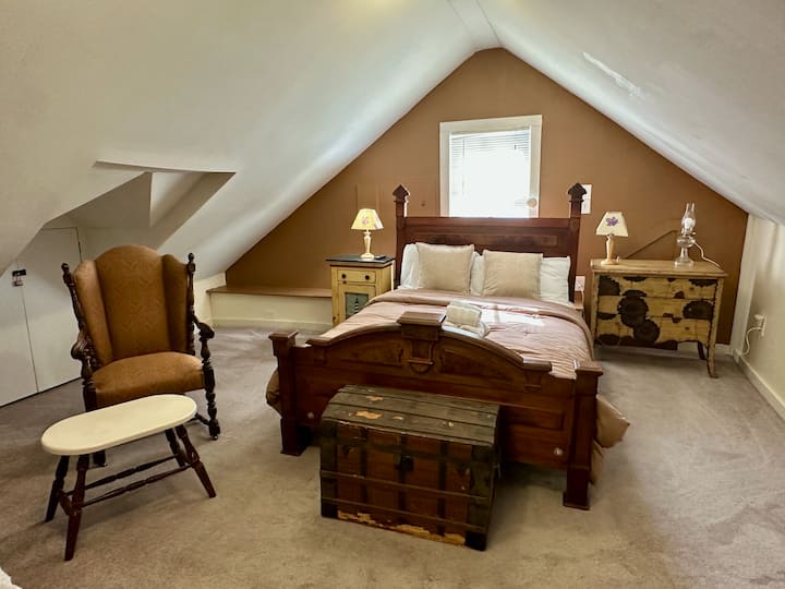 The Loft/spacious Victorian Inn - Gaithersburg, MD