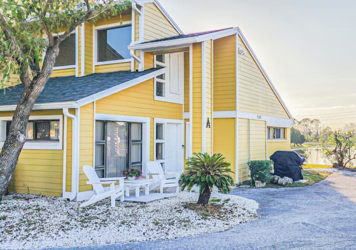 Pet Friendly 2 Bedroom/1 Bath - Madeira Beach, FL