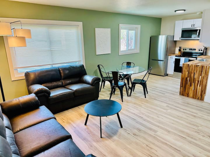 Cozy Haven Retreat 1bedroom/1bathroom/sleeps 4 - Reno