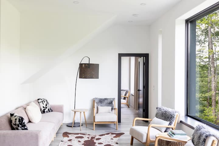 Serene Forest Oasis | 2 King Beds | Chef's Kitchen - Stowe, VT