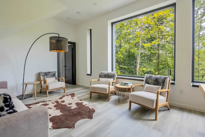Serene Forest Oasis | 2 King Beds | Chef's Kitchen - Little River State Park, Waterbury Village Historic District