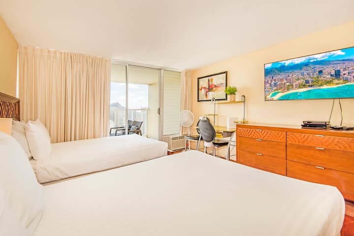 Ocean-diamond Head Views From Island Colony Condo - Honolulu