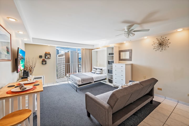 Ocean & Iconic Waikiki Views From The Marine Surf - Honolulu, HI