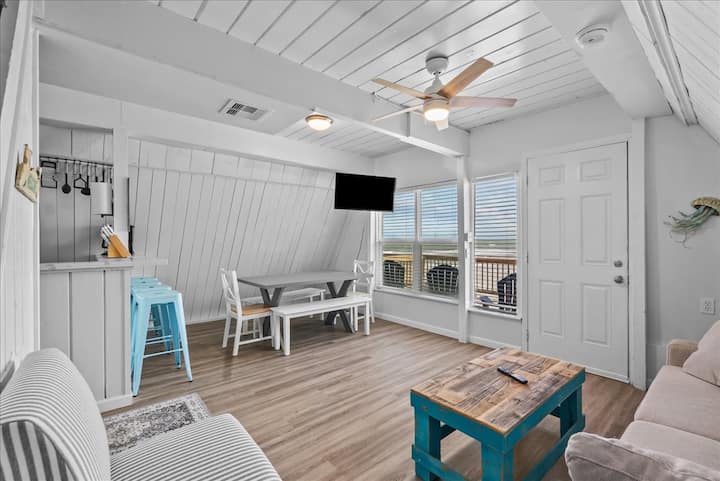 Surfside A-frame Oceanfront Escape - Freeport, TX