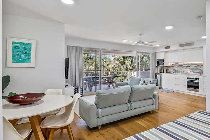 Lahaina 9  Bed To Beach In 60 Seconds - Mooloolaba