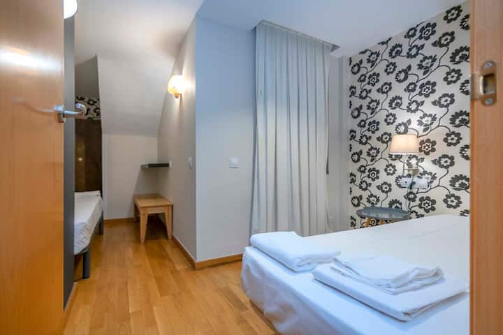 2 Bedroom Duplex Apartment With Balcony, Family... - Barcelona