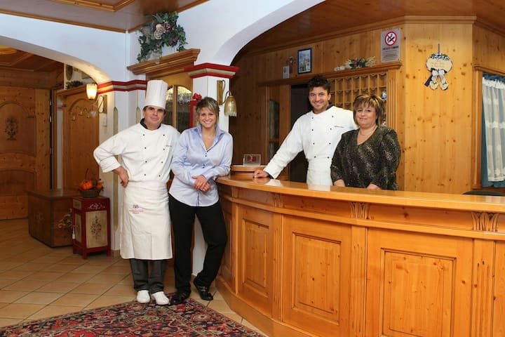 Fab Mountain Views & Artisan Pastry Shop - Rocca Pietore