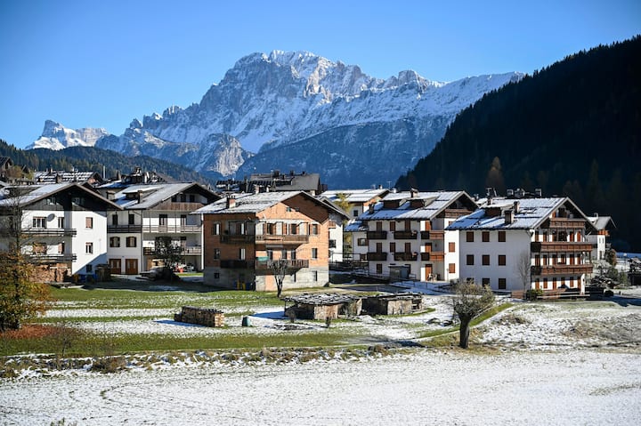 A Room Designed For Families At A Family-run Hotel - Доломитовые Альпы