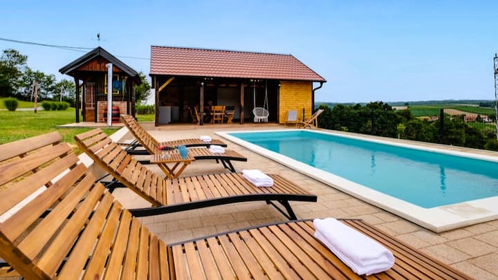 Villa Mali Sokol By Villas Guide - Daruvar