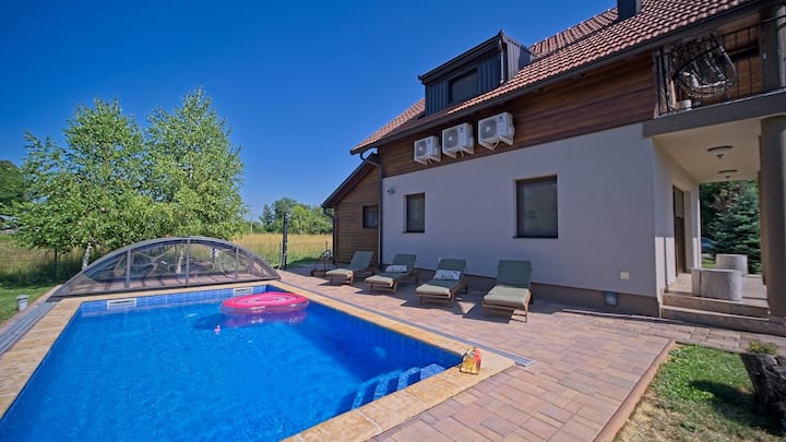 Villa Debelo Brdo By Villas Guide - Gospić