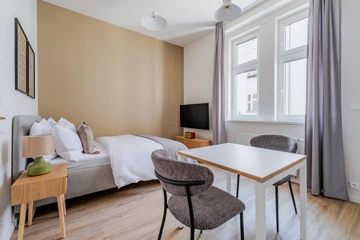 Blueground | Prague 7, Renovated Student Housing - Prague