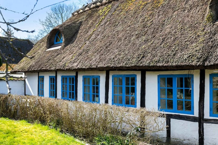 Charming Farmhouse With Room For 8 - Rødby Sogn
