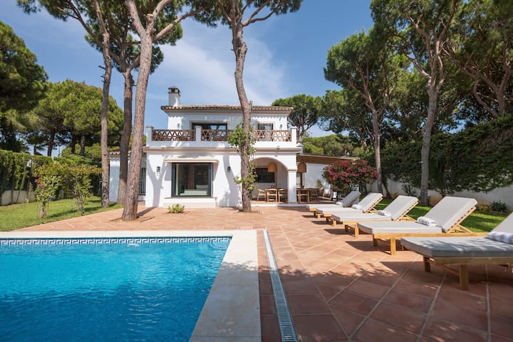 Villa Jengibre - Luxury 4-bed Villa In Calahonda - La Cala de Mijas