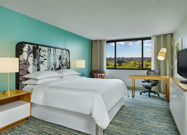 Relaxing Stay! Pool Access, Pets Allowed! - Miami, FL