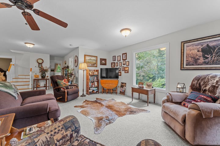 Sassafras Gap Retreat - Highlands, NC
