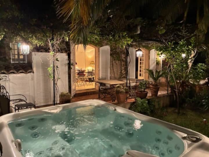 Rez-de-jardin éLégant Avec Jacuzzi – Calme - Saint-Tropez