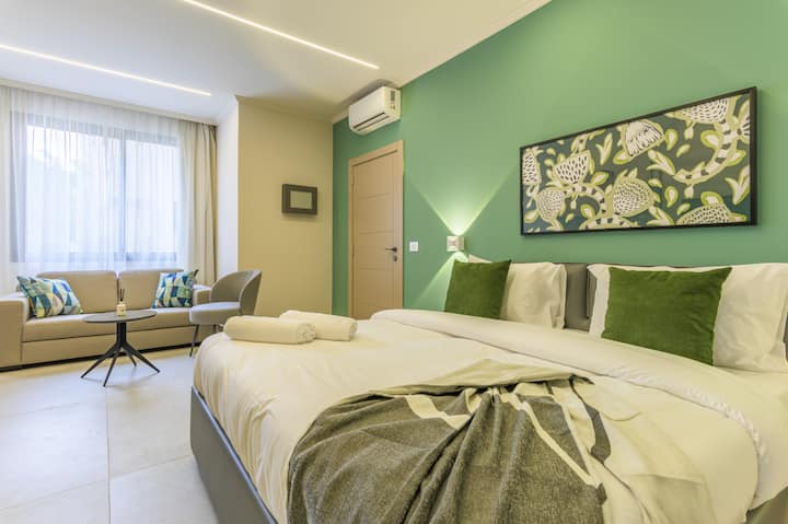 C2 - Studio W/ Balcony By "Cityzen" In Ashrafieh - Beyrouth