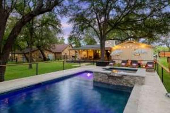 Lake Lbj Compound | 2 Homes Side-by-side | Sleeps - Horseshoe Bay, TX