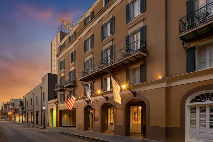 Refined Escape In The Famed French Quarter - New Orleans, LA