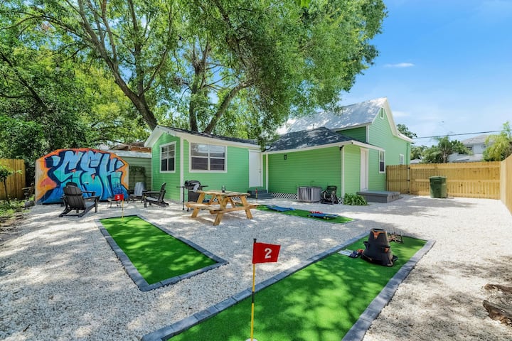 Colorful 3br Ybor City Retreat W/ Mini Golf - Tampa