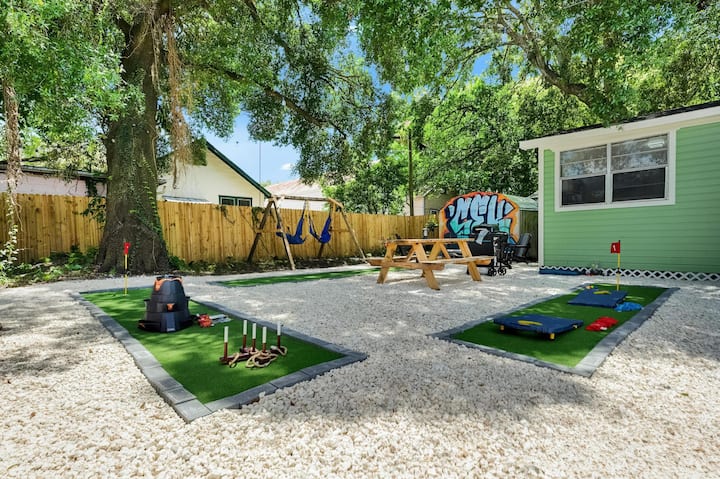 Colorful 3br Ybor City Retreat W/ Mini Golf - Tampa, FL