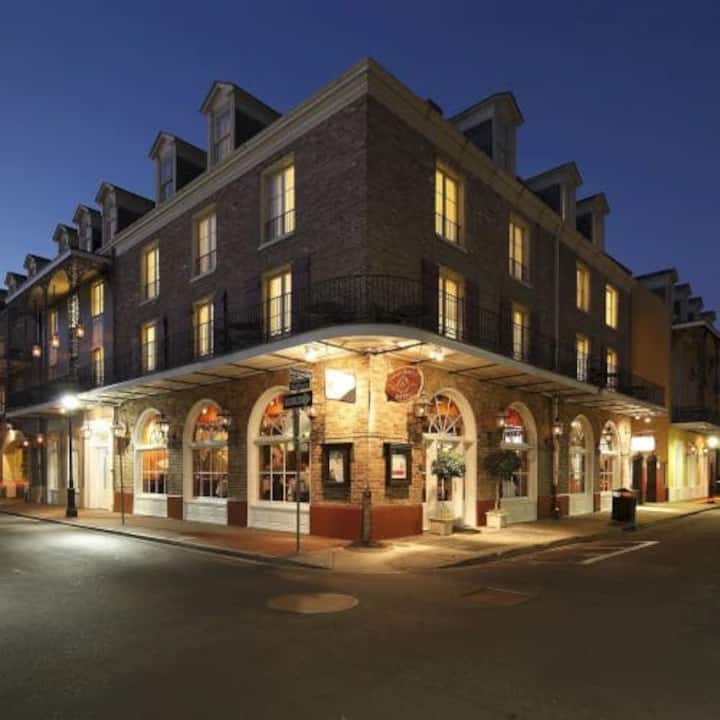 Charming French Quarter Hotel - Louisiana