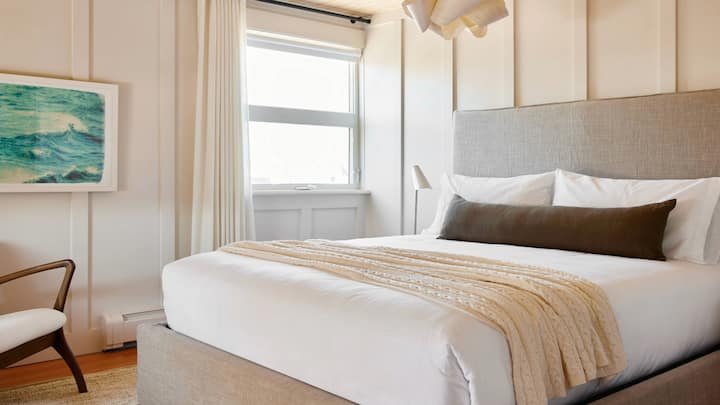 A Short Stroll To Crescent Beach - Block Island, RI