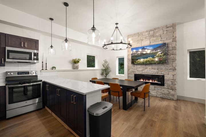 Brand New Townhome 20 Minutes To Glacier National - Columbia Falls, MT