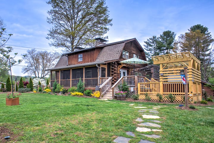 2br Log Cabin With Fire Pit, Waterfall, Large Yard - Hendersonville, NC