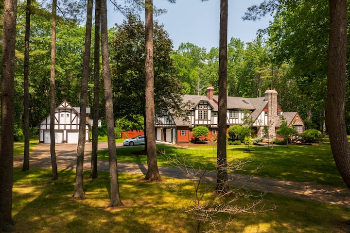Mini Estate W Pool + 5 Br + Guest Suite, Tennis - Dover, NH
