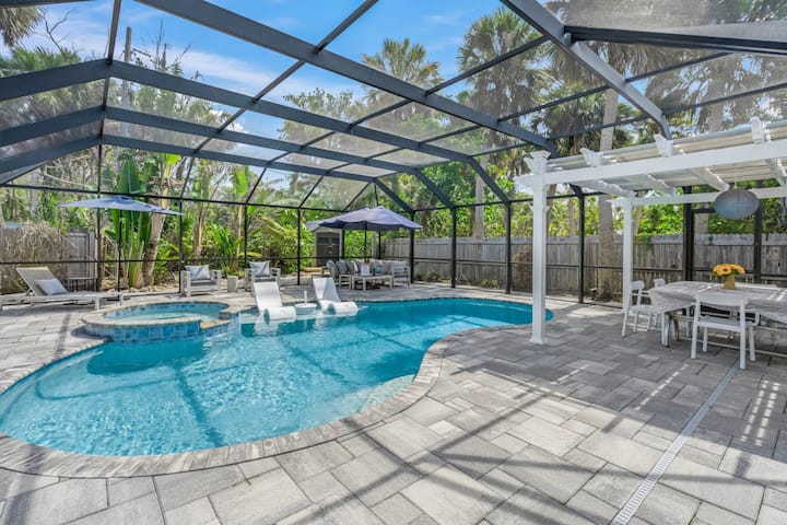 Outdoor Coastal Living: Pool, Hot Tub, Patio, Dock - Siesta Key, FL