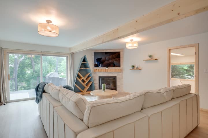 Snowmobile Trail On-site: Cozy Post Lake Retreat - Pelican Lake, WI