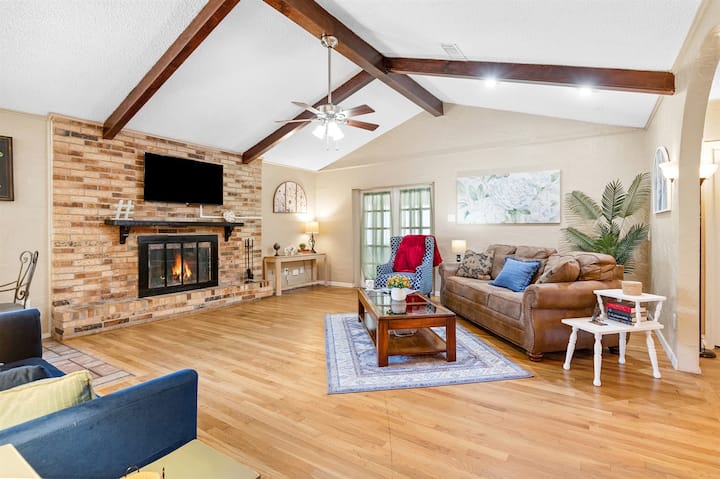 Roomy 5br House | Patio + Huge Carport - Abilene, TX