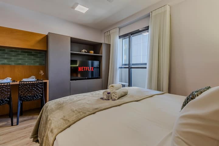 Belo Studio Com Cama Queen Na Fradique Coutinho - Brazil