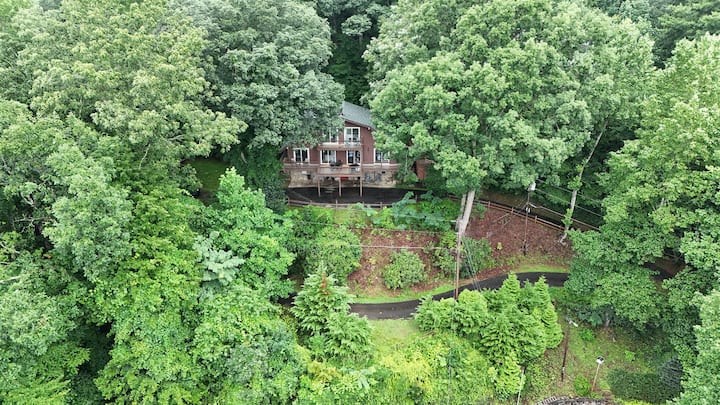 *New | Beautifully Renovated Gem | Hot Tub & Views - Maggie Valley, NC