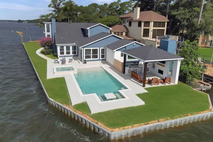 Luxury 5br On Lake Conroe W/ Pool & Hot Tub - Willis, TX