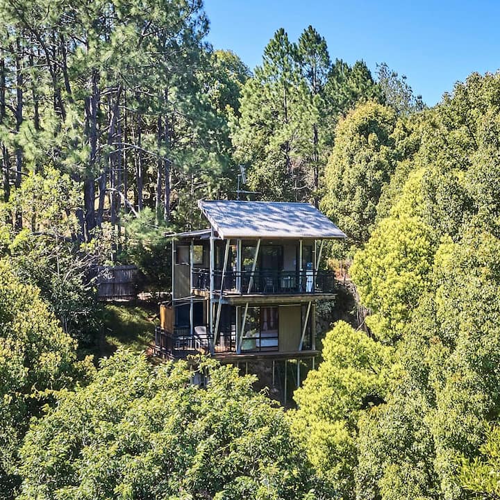 Ecoasis Retreat: Morning Mist Chalet - Uki