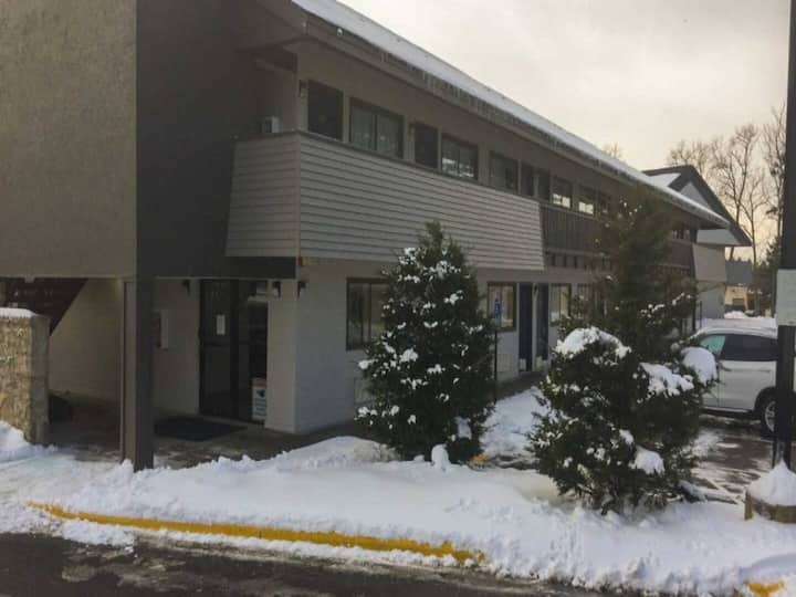 Motel 6 Burnsville, Mn_1 King Bed | Mobi - Apple Valley, MN