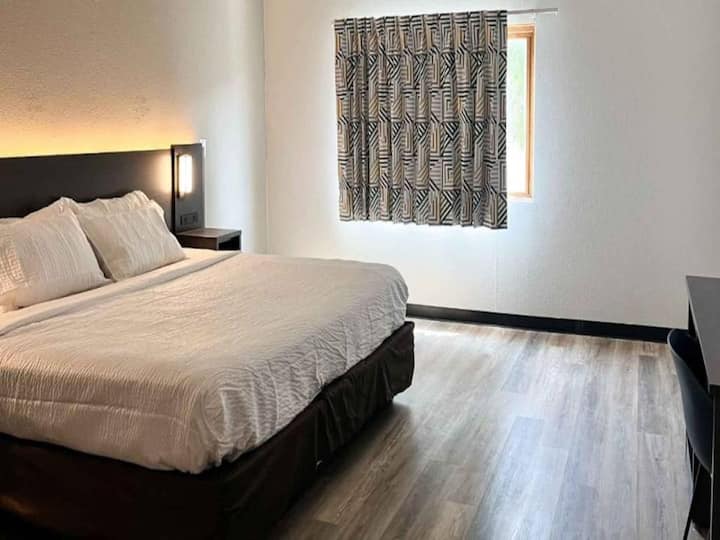Studio 6 Suites Elkh_1 Bed King | Suite, - Elkhart, IN