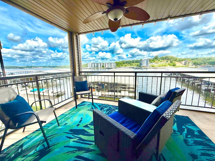 Lakefront Luxury 2bd/2ba Condo At The Falls-7pp - Lake Ozark, MO
