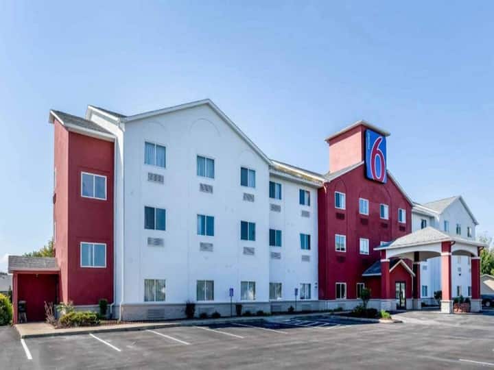 2 Lits Queen | Ns | Cuisine - Greenwood, IN