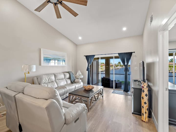 Newly Remodeled Villa On The Water, Sunset/scenery - Punta Gorda, FL