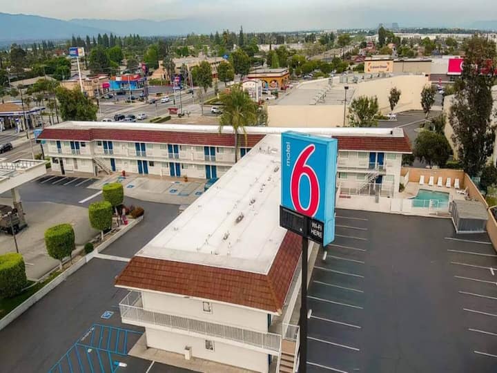 1 Lit Complet |Mobil Acc Tub Ns Mini Réfrigérateur - Ontario, CA