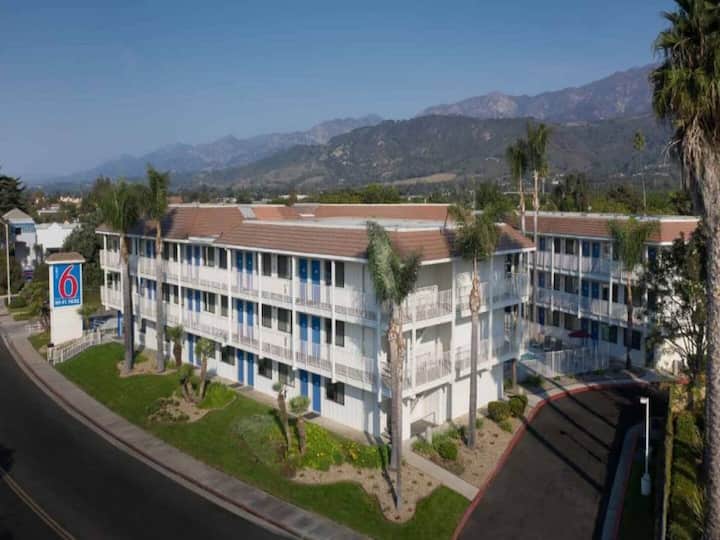 1 Lit Queen | Micfridge - Carpinteria, CA